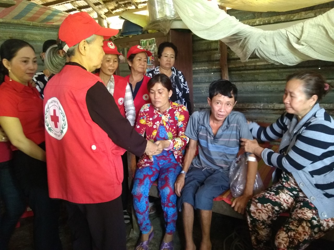 cau-lac-bo-trao-niem-hy-vong-tro-giup-hai-hoan-canh-kho-khan – HỘI CHỮ ...